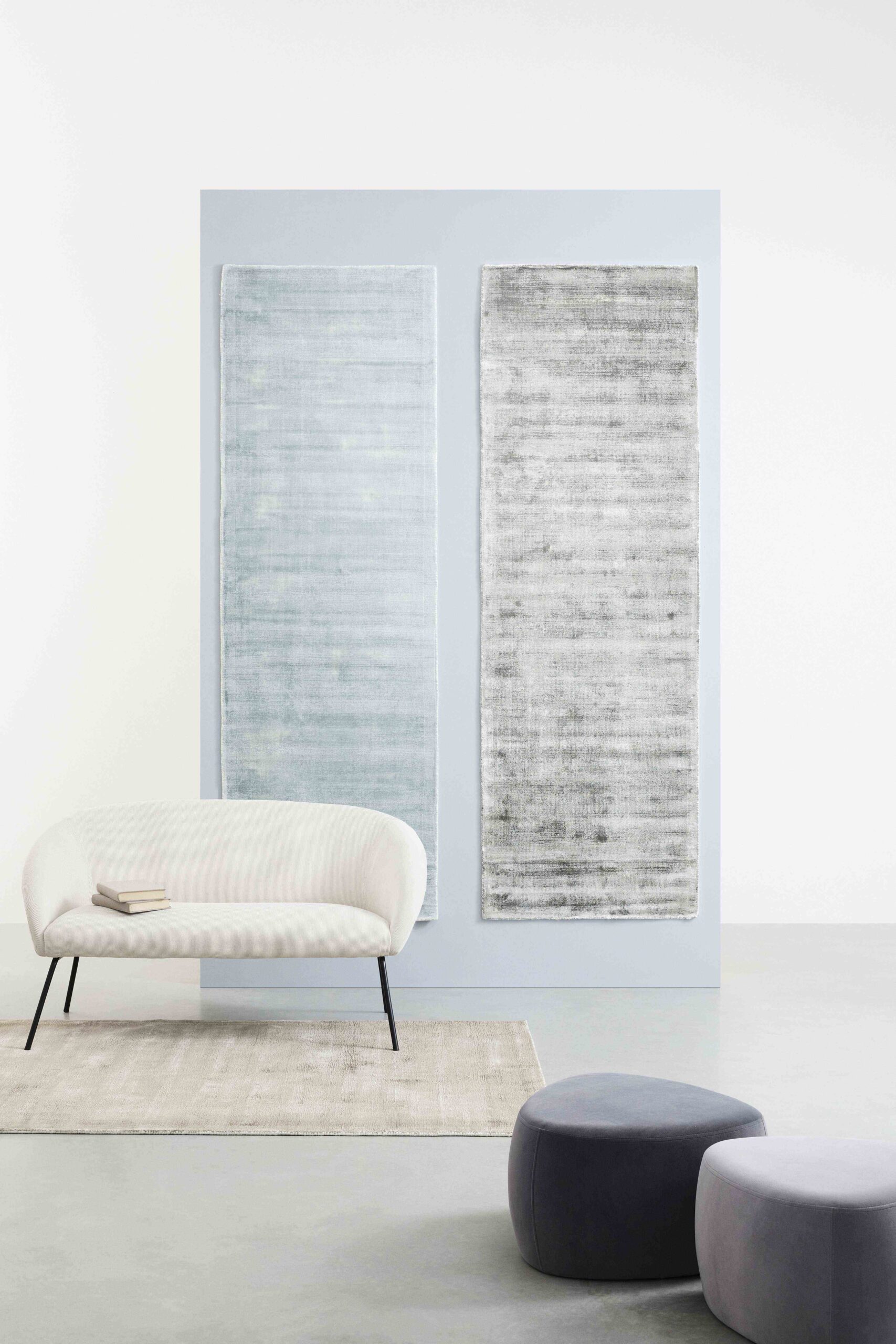 Divano AIKO in velluto bianco e gambe in acciaio - Konte Design